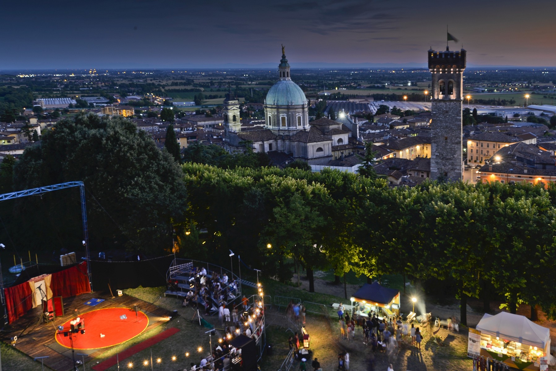 Rocca di Lonato LONATO IN FESTIVAL. Artisti di strada e incanti dal mondo